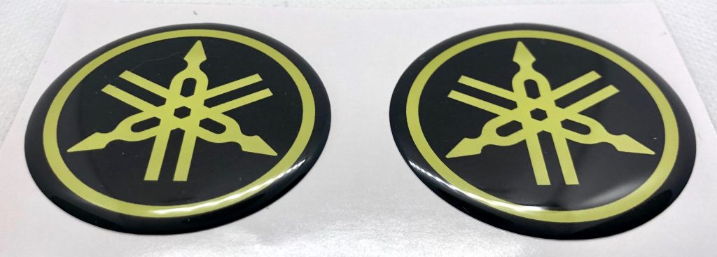 3D Yamaha Roundal logo (Black yellow) - 3D Logo Stickers